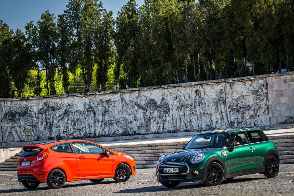 TEST Mini Cooper versus Ford Fiesta Red Edition - Taste the Rainbow ...
