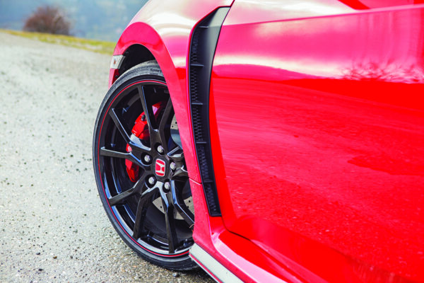 Civic Type R - generația a 5-a, FK8. Test drive cu hot-hatchul Honda