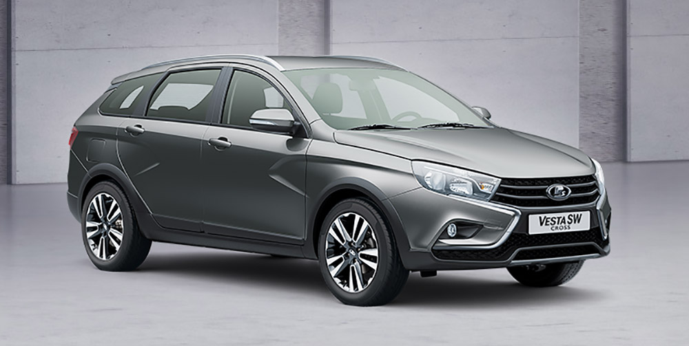 Lada Vesta SW Cross atacă la baionetă Dacia Logan MCV Stepway