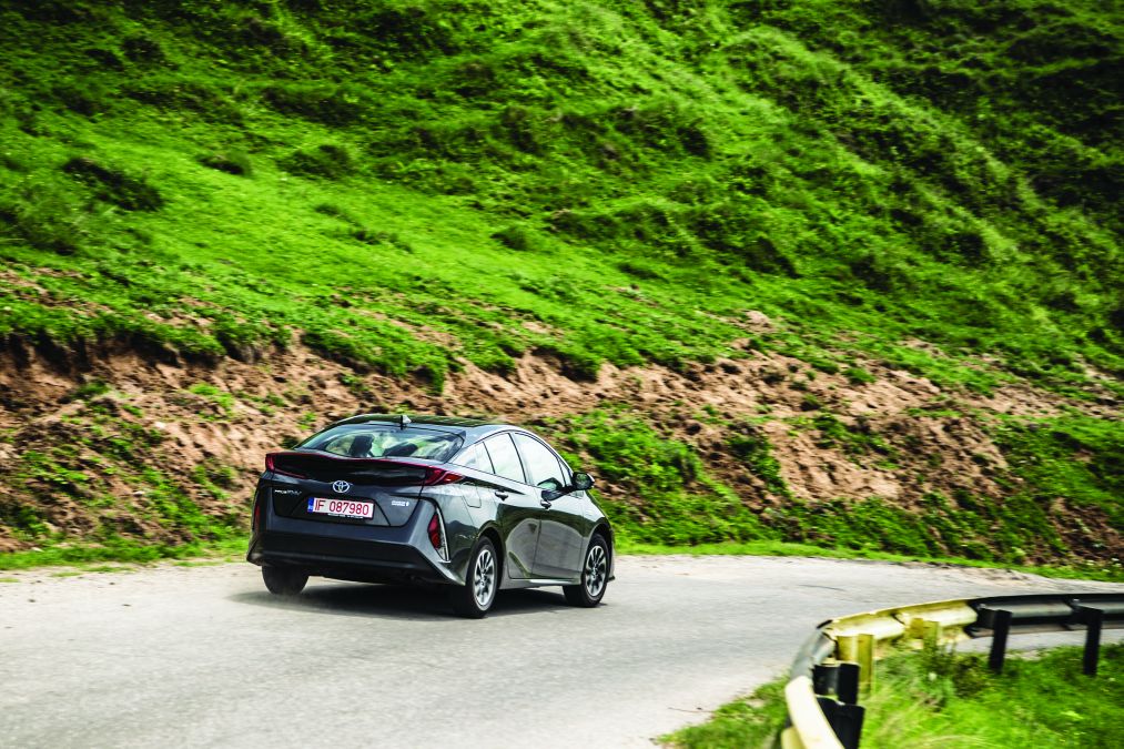 test Toyota Prius prime Plug-In Hybrid 2019 (3) - AutoExpert