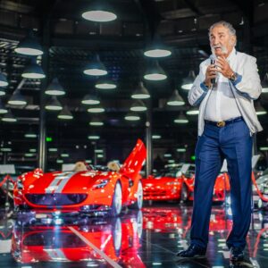 Modelul de serie limitată Ferrari Monza SP2 intră în galeria Țiriac ...