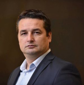 Robert-Stan-298x300 - AutoExpert