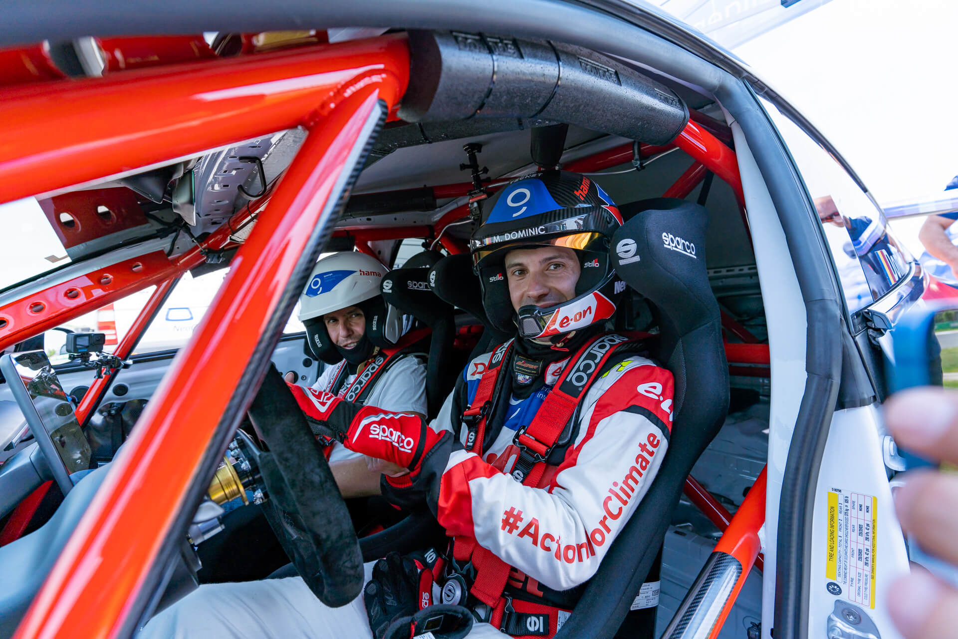 Cum se mișcă Tesla lui Dominic Marcu pe circuit?