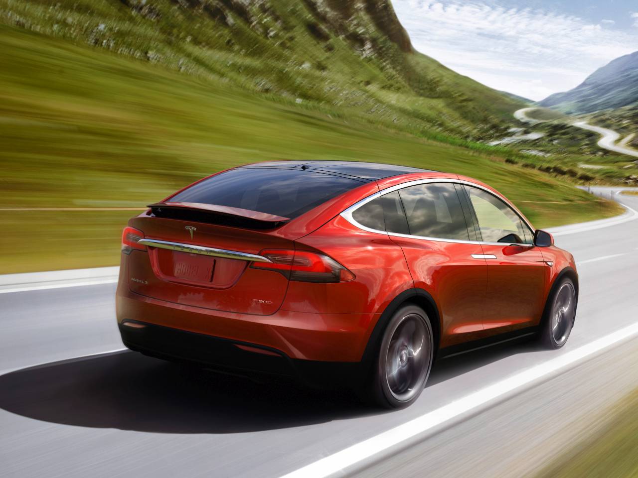 Nou recall la Tesla. Probleme cu un senzor